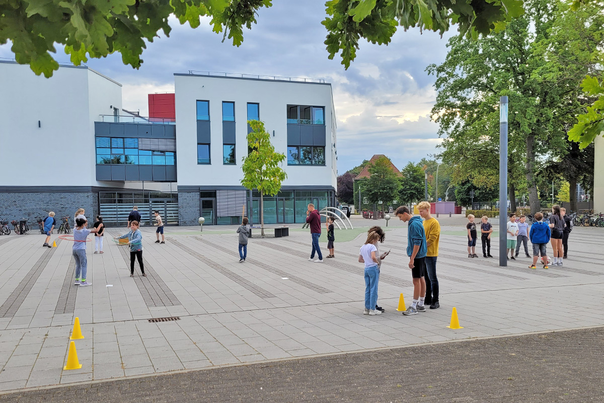 Ludgerikinder und Overbergkinder schnupperten SGS-Luft – Städtisches ...